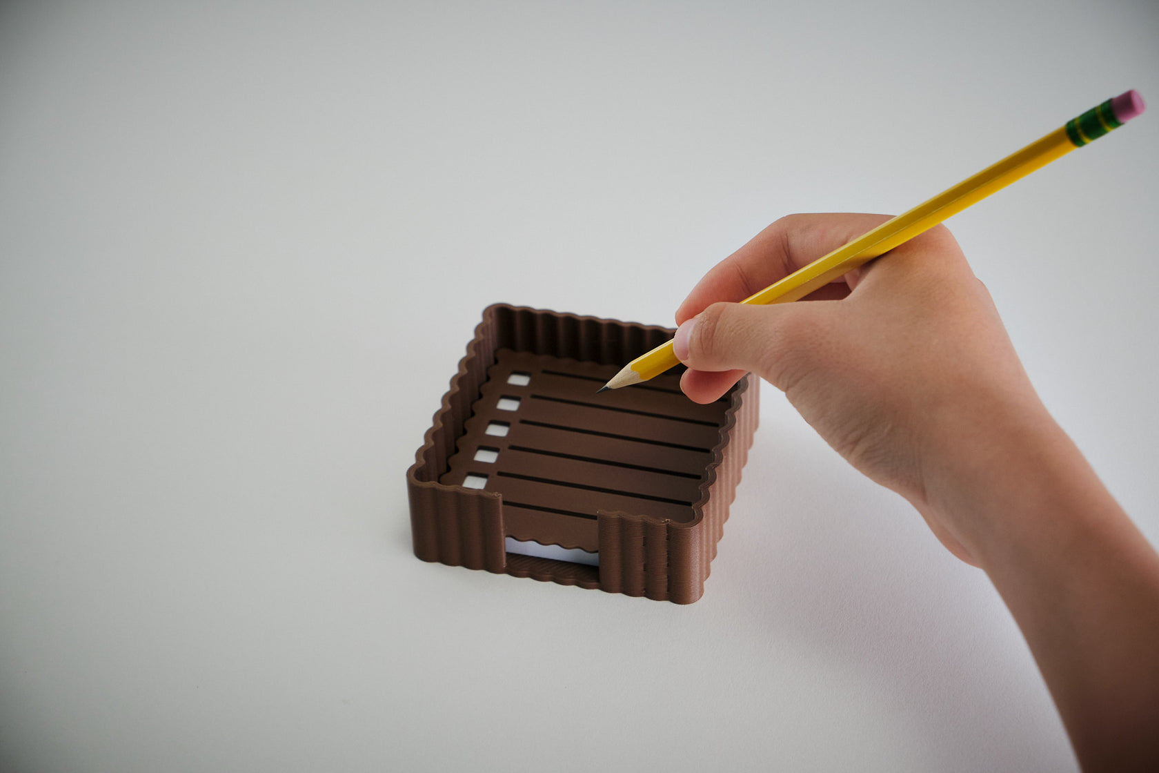 Chloe Sticky Note Holder - 3D Printed Homeware Design – Honey and Ivy